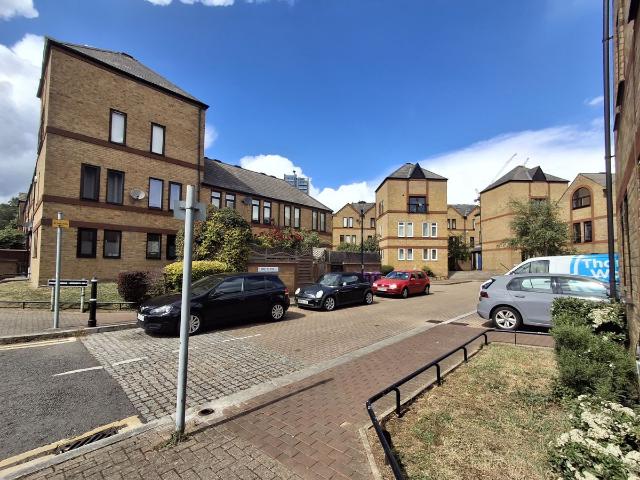 Lime Close, Wapping E1W, 2 bed maisonette to rent, £2,450 pcm | PrimeLocation