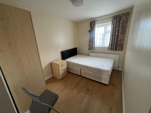 Lime Grove, Hayes UB3, 6 bed terraced house to rent, £3,250 pcm | PrimeLocation