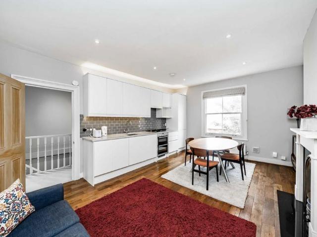 Lime Grove, London W12 2 bed flat to rent £2,496 pcm £576 pw