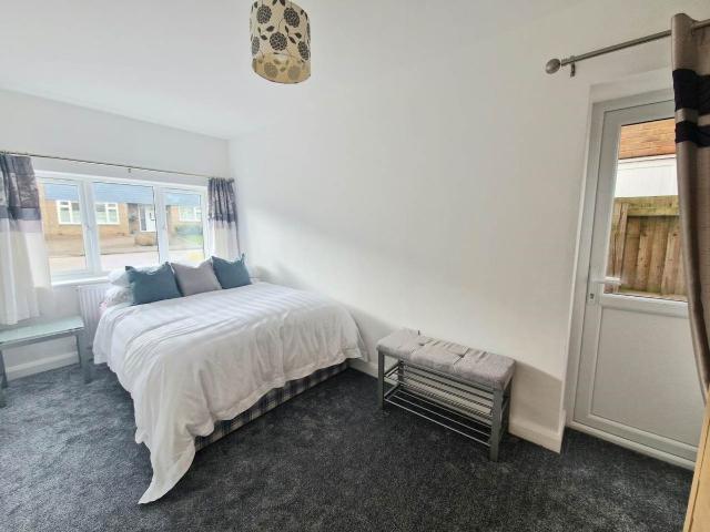 Lime Grove, Royston SG8, Room to rent, £750 pcm | PrimeLocation
