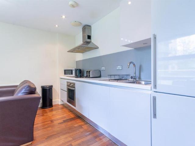 Lime Square, Quayside 2 bed flat to rent £1,095 pcm £253 pw