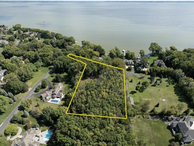 Limekiln Dr, Neenah, WI 54956
