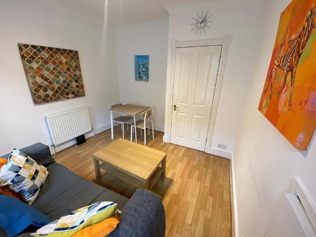 Limehouse 1 bed apartment to rent £1,550 pcm £358 pw