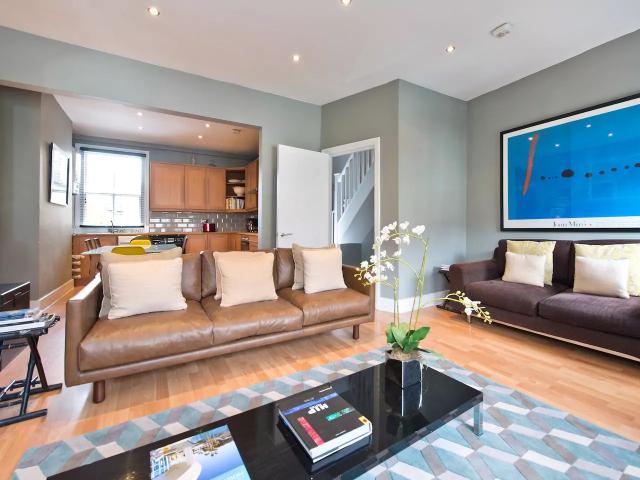 Limehouse Causeway,, E14