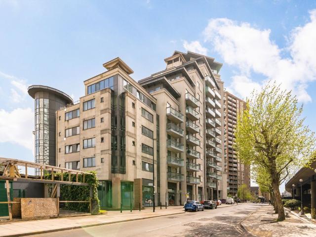 Limeharbour, Canary Wharf E14, 1 bed flat to rent, £2,000 pcm | PrimeLocation
