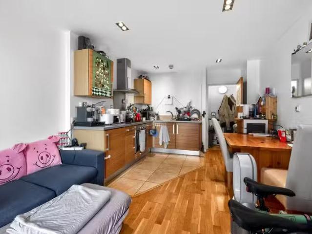 Limeharbour, London, E14 9LS