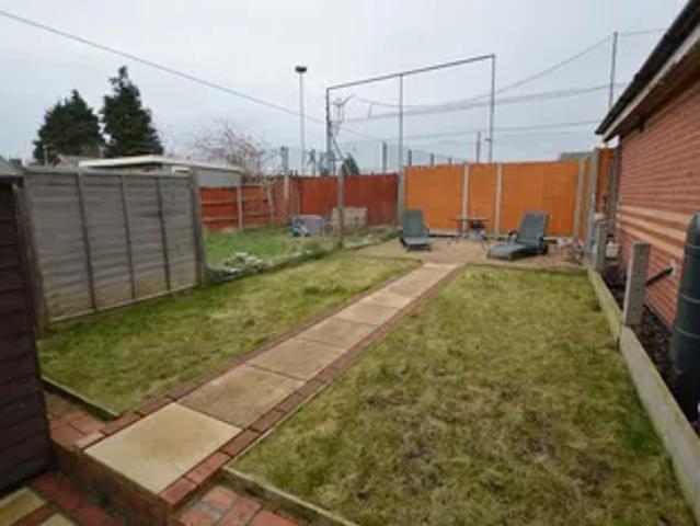 Limehurst Avenue, Loughborough £975 pcm ⓘ The monthly or weekly payment required by the landlord. Read our glossary page *Tenant Info | 2 bedrooms Material Information