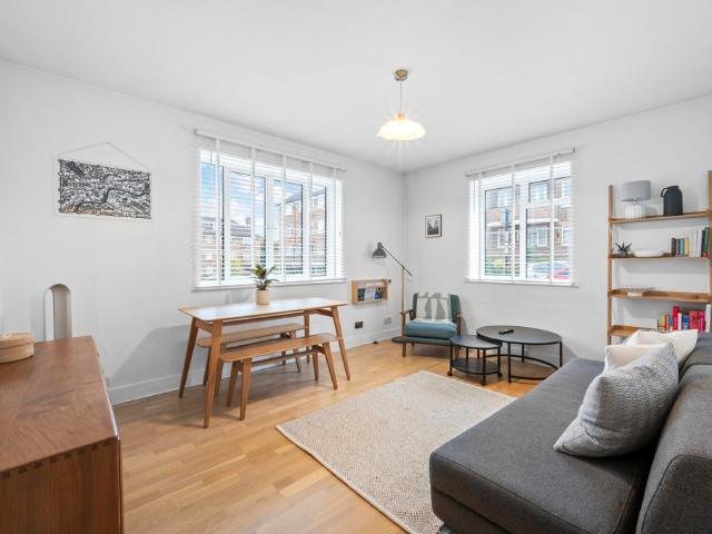 Limes Gardens SW18, 2 bed flat to rent, £2,400 pcm | PrimeLocation