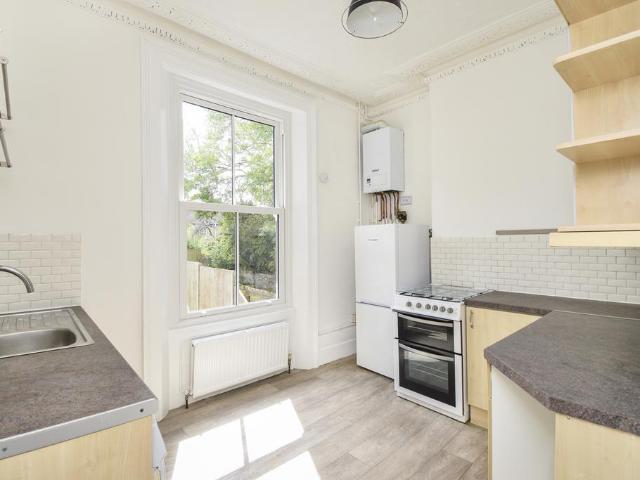 Limes Grove, Lewisham, London, SE13 2 bed house to rent £1,850 pcm £427 pw