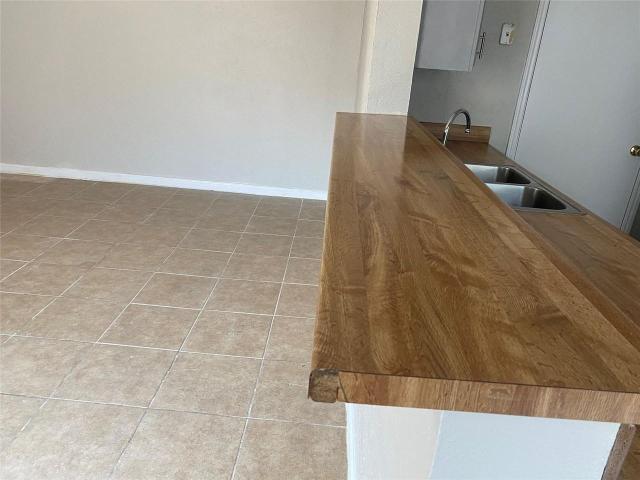 Limestone Dr. Duplex 2 Bedroom Apartment for Rent at 2423/2425 Limestone Dr Arlington, TX 76014