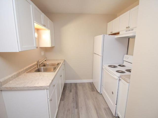 Limited Time Special! 1 Month Free Rent!* 2 Bedroom Apartment for Rent at 300 S Lowell Ave, Sioux Falls, SD 57103