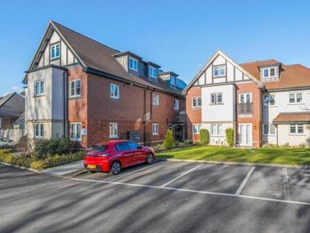 Limpsfield Road, Fir Tree Court, 2 Bedroom Apartment