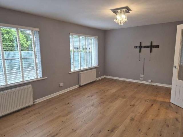 Lint Brae, Stewarton, KA3