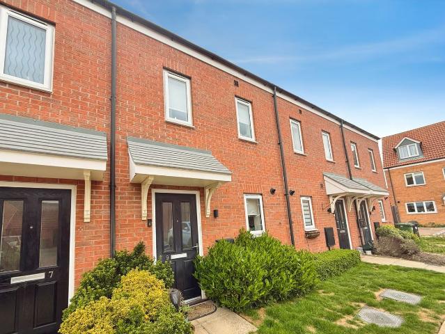 Linus Grove, Stanground, Peterborough PE2, 3 bed terraced house to rent, £1,050 pcm | PrimeLocation