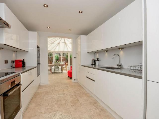 Linver Road, Parsons Green, London, SW6 5 bed terraced house to rent £8,498 pcm £1,961 pw
