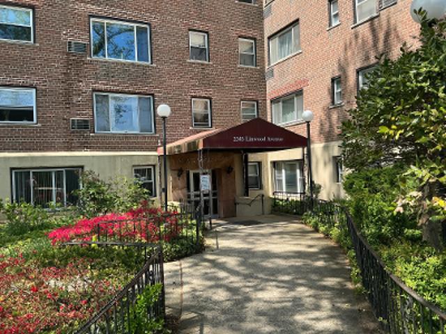 Linwood Ave Apt 4h
