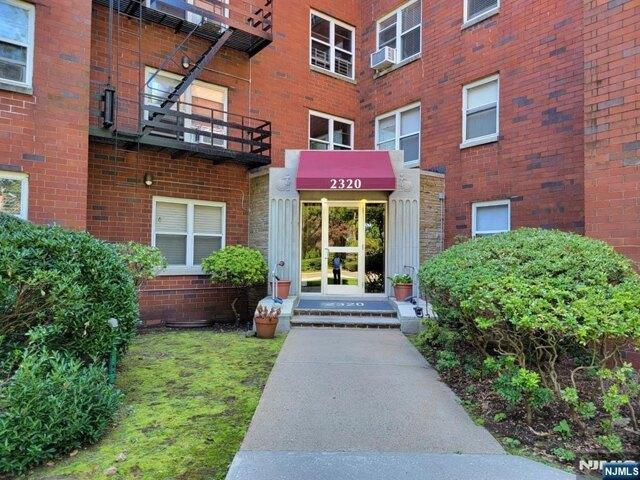 Linwood Ave Apt G, Fort Lee, Condo For Sale