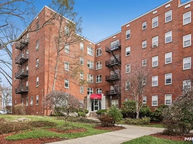 Linwood Ave Apt E, Fort Lee, Condo For Sale