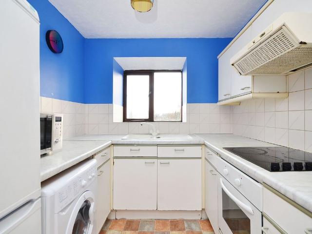 Linwood Close, Camberwell, London SE5, 2 bed flat to rent, £1,800 pcm | PrimeLocation