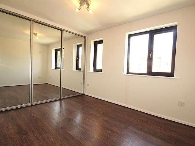 Linwood Crescent, Enfield, EN1