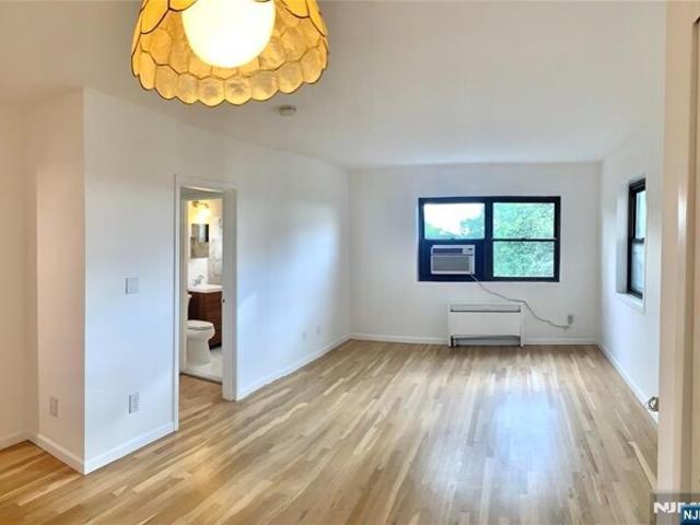 Linwood Dr Unit,fort Lee, Property For Sale