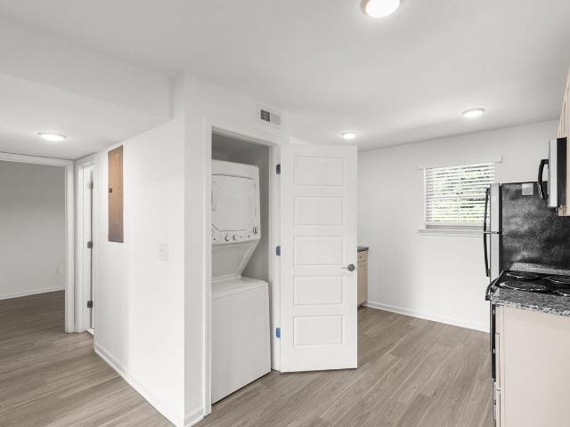 Linwood Park 2 Bedroom Apartment for Rent at 4237 5th Ave S, Birmingham, AL 35222 Forest Park