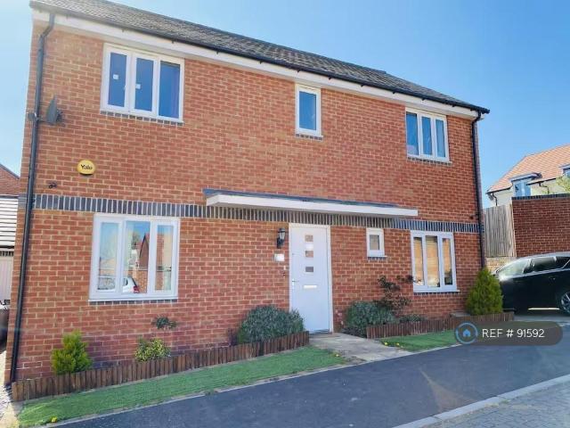 Linacre Road, Basingstoke, RG24 4 bed detached house to rent £2,300 pcm £531 pw