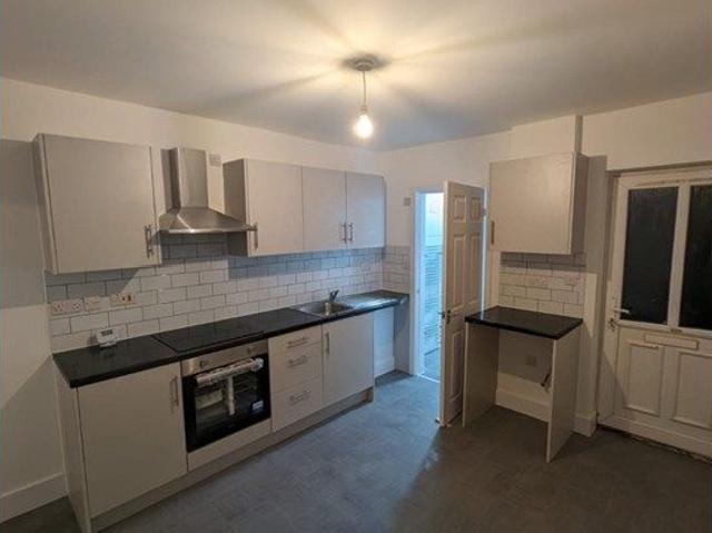 Linby Grove, Hucknall, Nottingham NG15, 3 bed terraced house to rent, £950 pcm | PrimeLocation