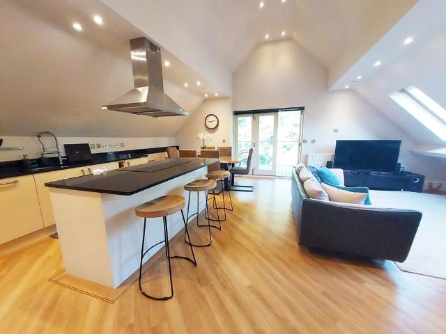 Linby House, Nottinghamshire NG15 8AF 2 bed penthouse to rent £1,995 pcm £460 pw