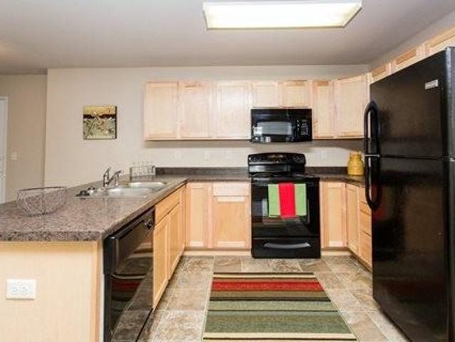Lincoln Meadows 3 Bedroom Apartment for Rent at 3372 4th Avenue East, Dickinson, ND 58601