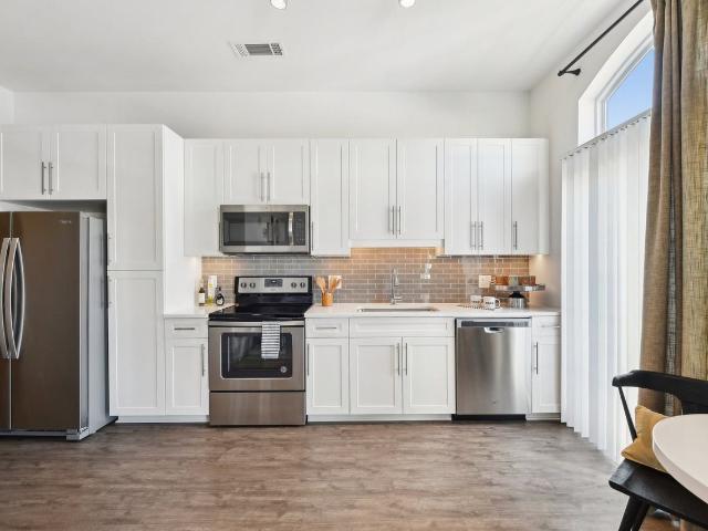 Lincoln at Dilworth 1 Bedroom Apartment for Rent at 905 Kenilworth Ave, Charlotte, NC 28204 Dilworth