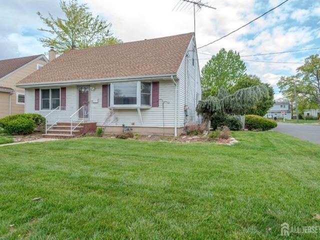 Lincoln Ave, Colonia, Home For Sale