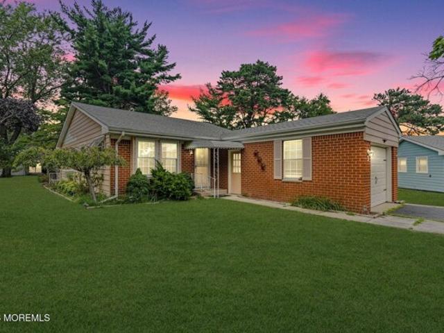 Lincoln Ct, Manchester, Property For Sale
