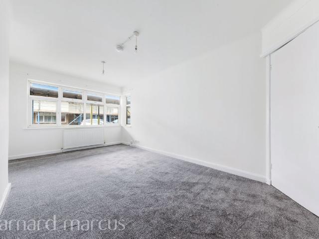 Lincoln Close, London SE25, 2 bed flat to rent, £1,600 pcm | PrimeLocation