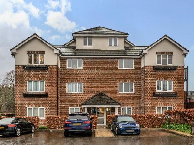 Lincoln Court, Denham, Uxbridge, Buckinghamshire UB9, 2 bed flat to rent, £1,700 pcm | PrimeLocation