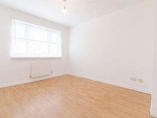 Lincoln Court, Hendon, NW4