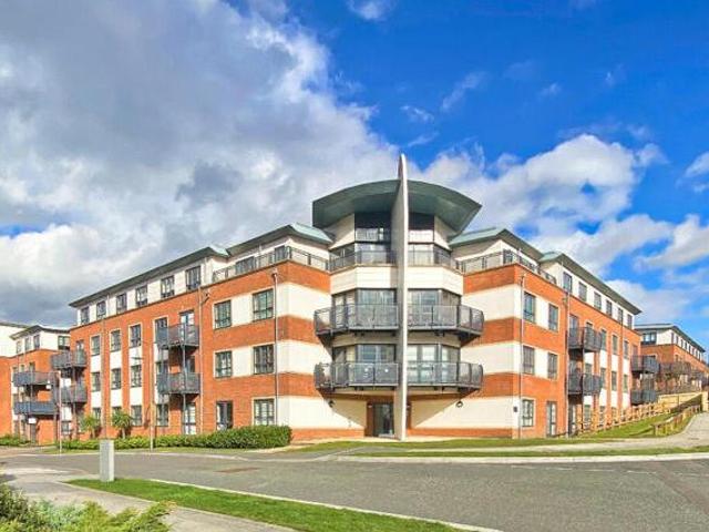 Lincoln Court, Wallis Square, 2 Bedroom Flat