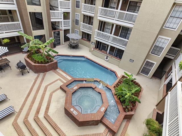 Lincoln Court