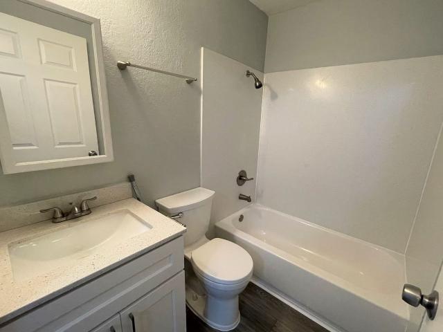 Lincoln Crest Apartments 1 Bedroom Apartment for Rent at 6248 Gettysburg Pl, Lincoln Village, CA 95207 Lakeview