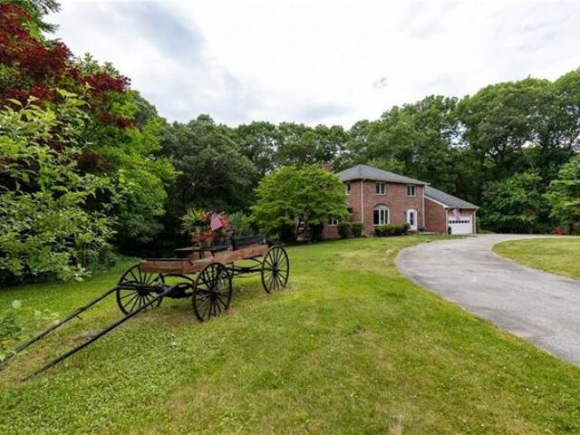 Lincoln Dr, North Smithfield, Home For Sale
