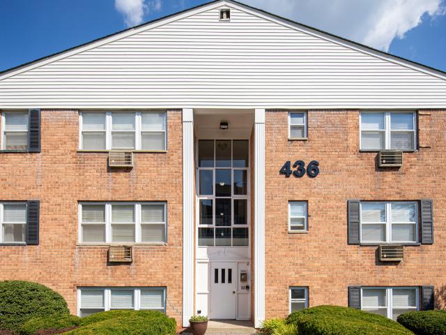 Lincoln Gardens 2 Bedroom Apartment for Rent at 434 Lincoln Ave, Orange, NJ 07050