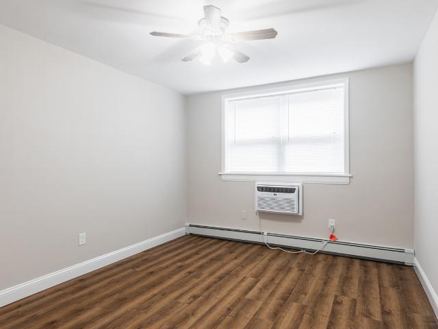 Lincoln Gardens 2 Bedroom Apartment for Rent at 434 Lincoln Ave, Orange, NJ 07050