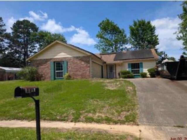 Lincoln Green Dr
