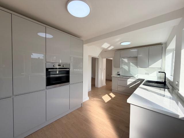 Lincoln Grove, Sale M33, 5 bed semi detached house to rent, £2,500 pcm | PrimeLocation