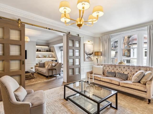Lincoln House, Basil Street, London 5 bed flat to rent £16,000 pcm £3,692 pw