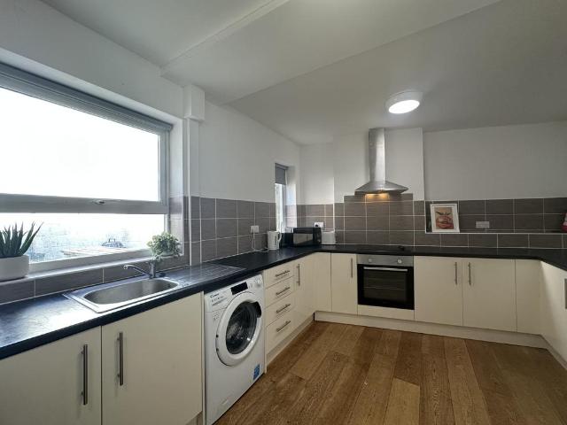 Lincoln LN1 5 bed terraced house to rent £2,383 pcm £550 pw