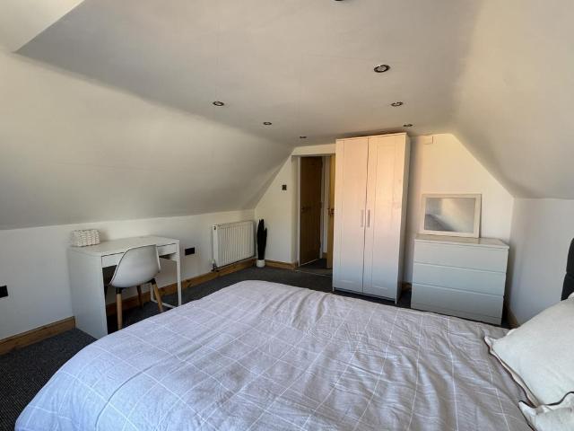 Lincoln LN1 10 bed end of terrace house to rent £4,767 pcm £1,100 pw