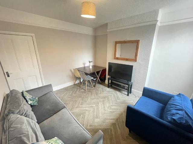 Lincoln LN5 4 bed terraced house to rent £1,647 pcm £380 pw