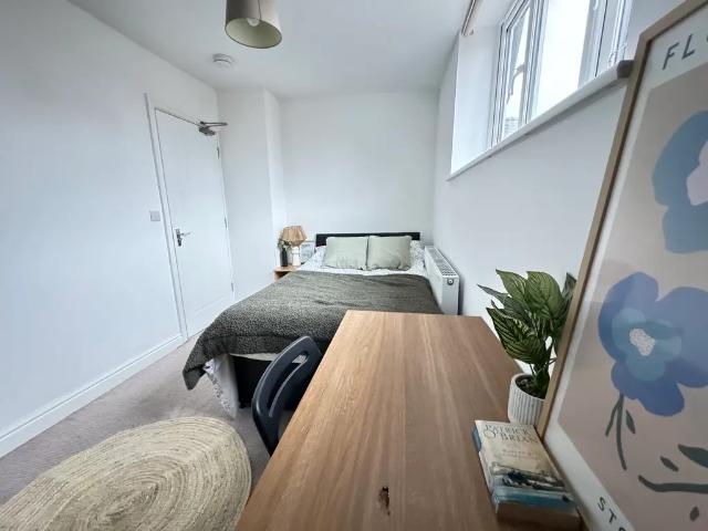 Lincoln LN5 5 bed terraced house to rent £2,600 pcm £600 pw