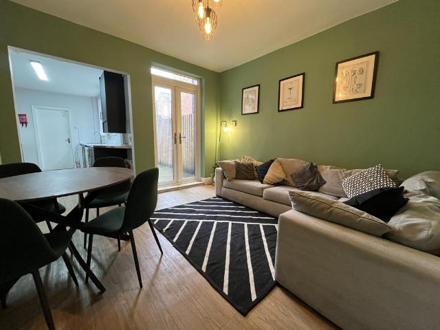 Lincoln LN5 6 bed terraced house to rent £2,730 pcm £630 pw